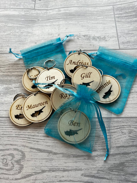 Personalised Country keyrings or magnets – Catsi Creative